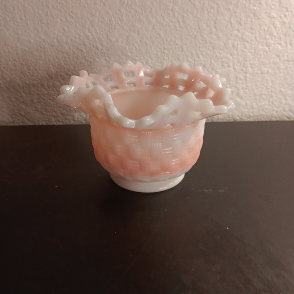 Fenton | Art | Gorgeous Fenton 97s Rosalene Basket Weave 5 Planter Bud ...